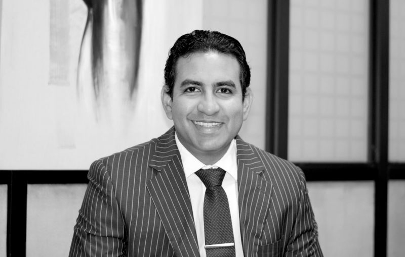 Dr. Lenin Almanza - Cirugía Estética The Clinic